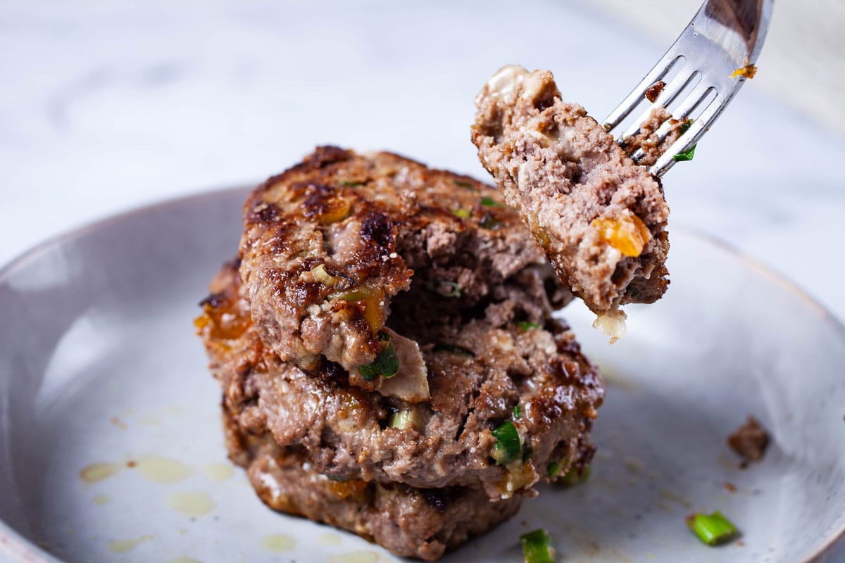 Juicy gourmet burger recipes (3 unique flavors with salad ideas) - My ...