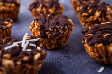 Rice Crispy Cupcake Treats - MyChefsApron